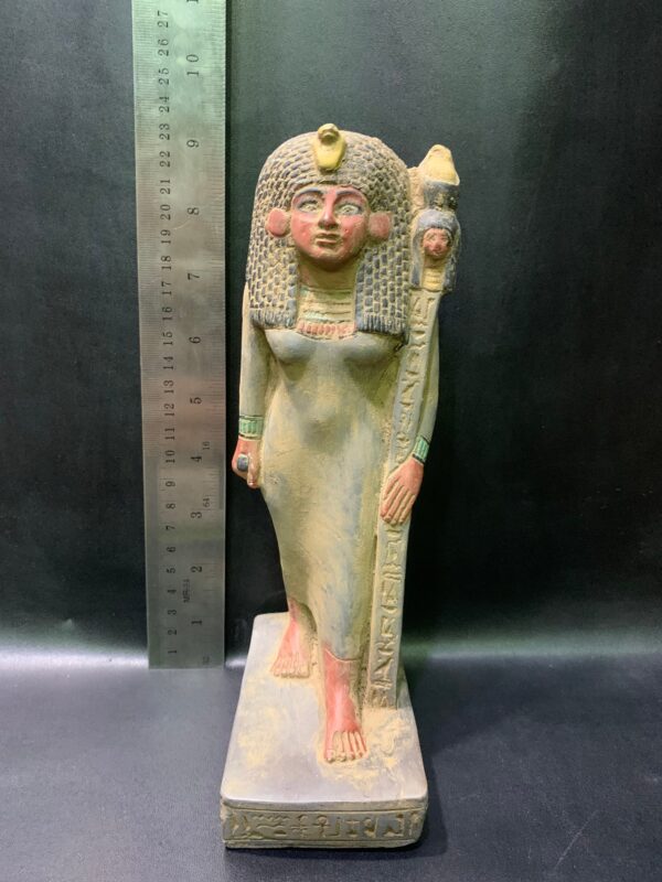 Marvelous Queen HATSHEPSUT ( AMUN’s Wife ) Standing with the cobra ...